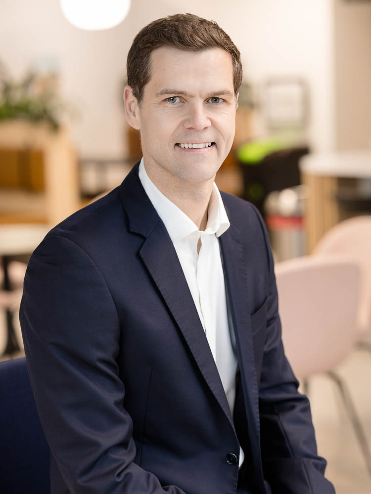 Daniel Broadhurst | Team | Marlin Equity Partners